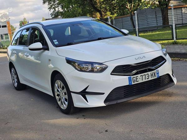 White Kia Ceed 2022 in Taurage, with an engine capacity of 1.60 L and mileage of 250 thousand km for 9000 €, photo 7 on AUTOMOTO.COM.LV