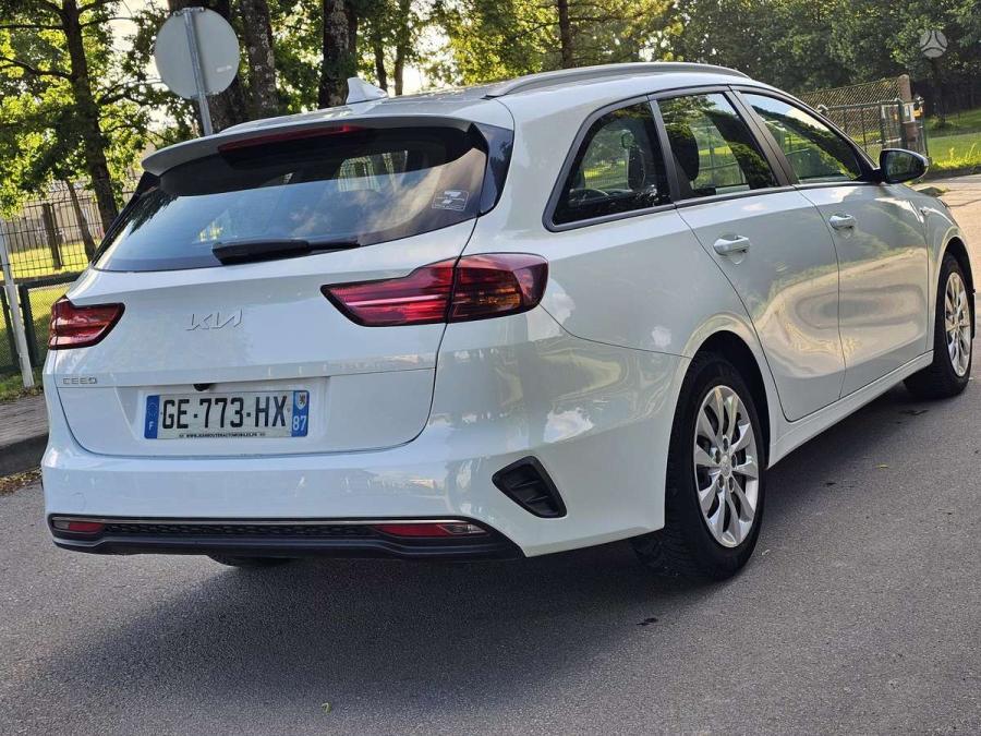 White Kia Ceed 2022 in Taurage, with an engine capacity of 1.60 L and mileage of 250 thousand km for 9000 €, photo 10 on AUTOMOTO.COM.LV
