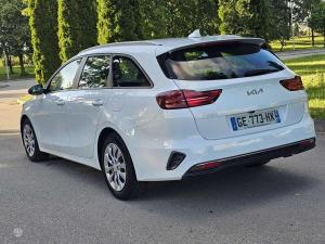 White Kia Ceed 2022 in Taurage, with an engine capacity of 1.60 L and mileage of 250 thousand km for 9000 €, photo 12 on AUTOMOTO.COM.LV