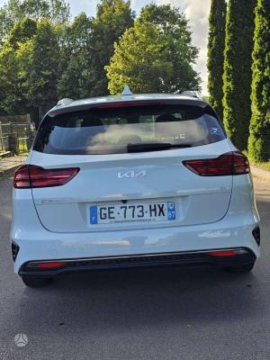 White Kia Ceed 2022 in Taurage, with an engine capacity of 1.60 L and mileage of 250 thousand km for 9000 €, photo 13 on AUTOMOTO.COM.LV