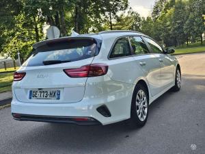 White Kia Ceed 2022 in Taurage, with an engine capacity of 1.60 L and mileage of 250 thousand km for 9000 €, photo 14 on AUTOMOTO.COM.LV