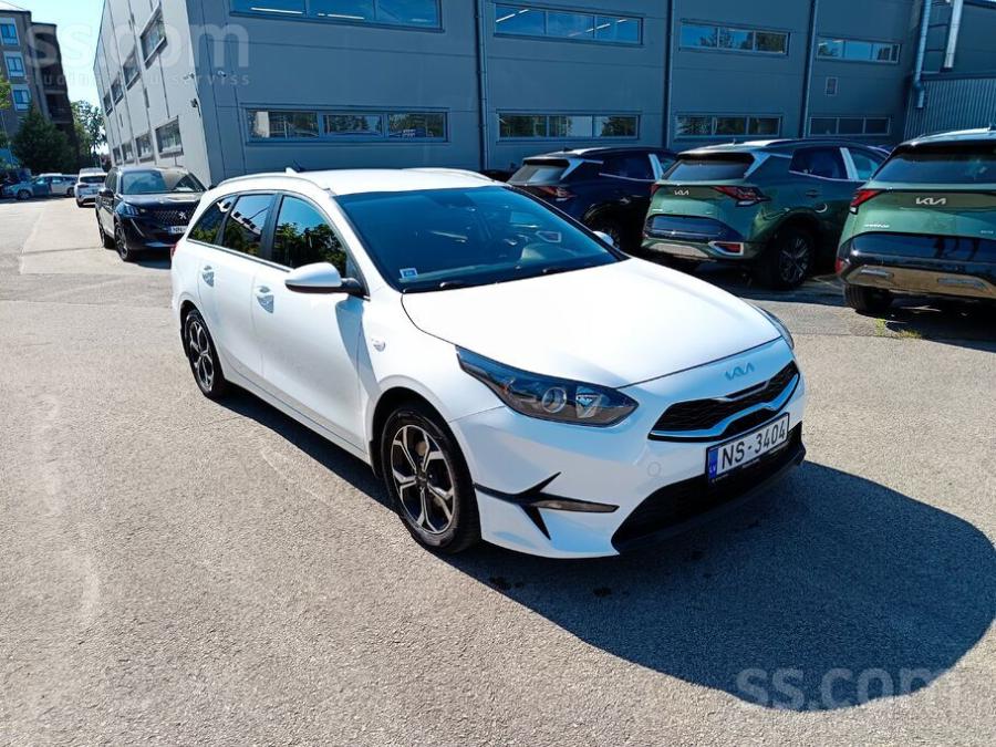 Balts Kia Ceed 2023 Rīga, ar dzinēja tilpumu 1.50 L un nobraukumu 35 tūkst. km par 16950 €, foto 1 vietnē AUTOMOTO.COM.LV