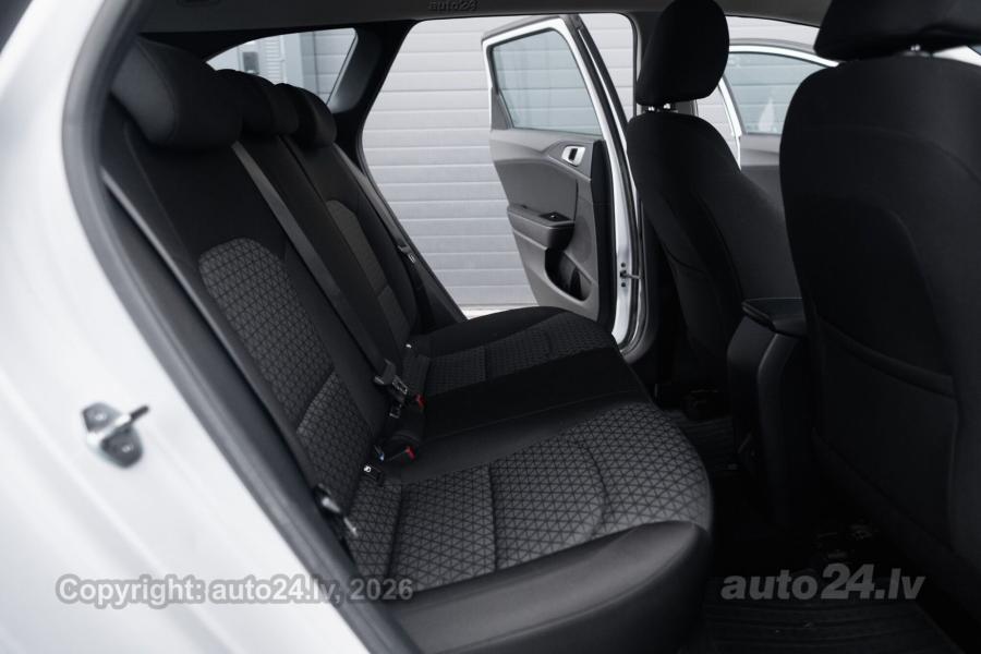 Balts Kia Ceed 2023 Tallina, ar dzinēja tilpumu 1.00 L un nobraukumu 161 tūkst. km par 10999 €, foto 9 vietnē AUTOMOTO.COM.LV