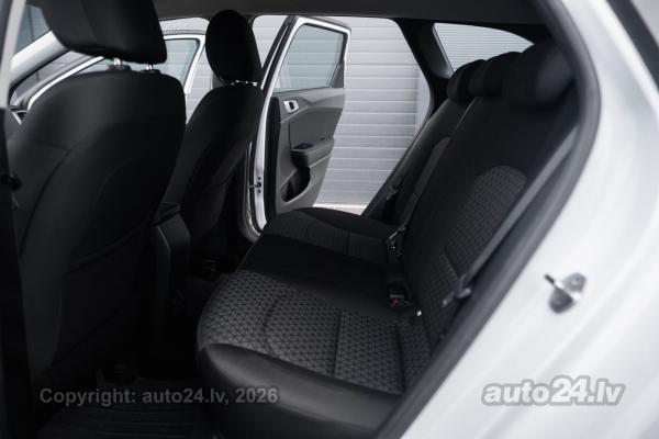 White Kia Ceed 2023 in Tallinn, with an engine capacity of 1.00 L and mileage of 161 thousand km for 10999 €, photo 10 on AUTOMOTO.COM.LV