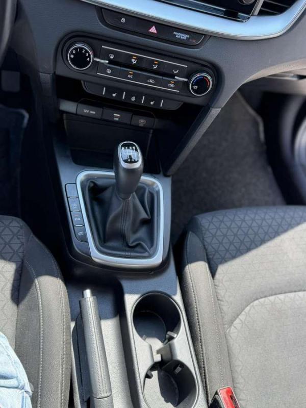 Balts Kia Ceed 2023 Viļņa, ar dzinēja tilpumu 1.00 L un nobraukumu 71 tūkst. km par 14500 €, foto 7 vietnē AUTOMOTO.COM.LV