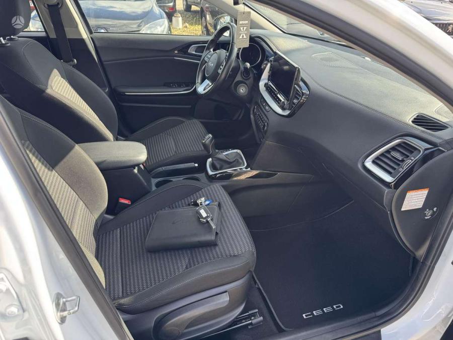 Balts Kia Ceed 2023 Tauragė, ar dzinēja tilpumu 1.60 L un nobraukumu 206 tūkst. km par 8900 €, foto 18 vietnē AUTOMOTO.COM.LV