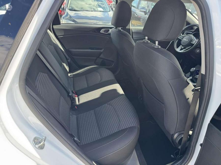 Balts Kia Ceed 2023 Tauragė, ar dzinēja tilpumu 1.60 L un nobraukumu 206 tūkst. km par 8900 €, foto 19 vietnē AUTOMOTO.COM.LV