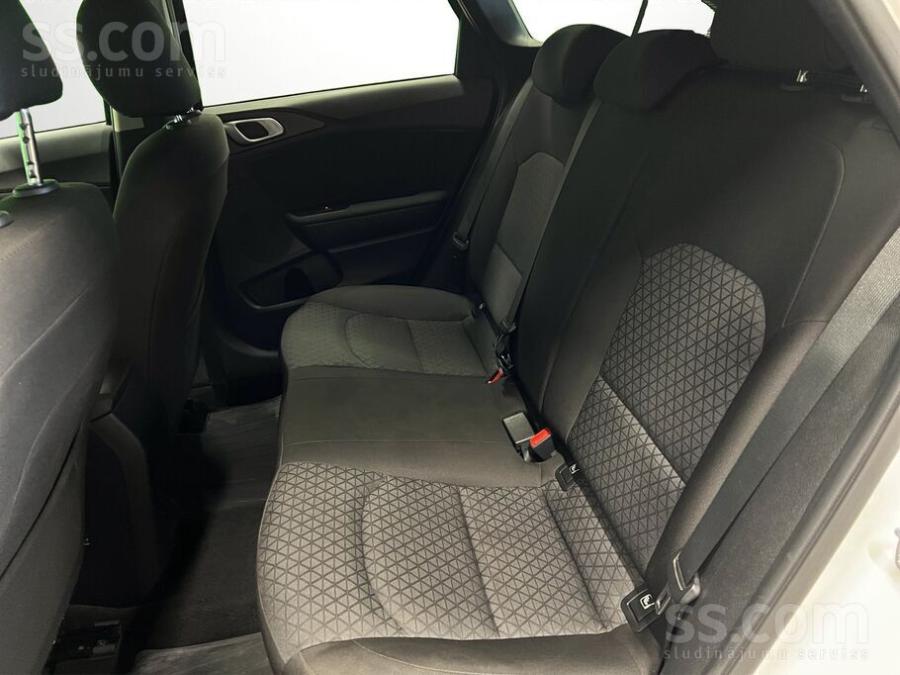 Balts Kia Ceed 2023 Rīga, ar dzinēja tilpumu 1.50 L un nobraukumu 62 tūkst. km par 15990 €, foto 15 vietnē AUTOMOTO.COM.LV