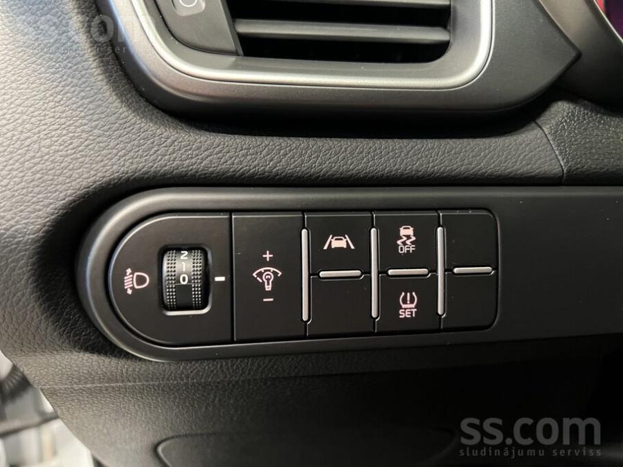 Balts Kia Ceed 2023 Rīga, ar dzinēja tilpumu 1.50 L un nobraukumu 62 tūkst. km par 15990 €, foto 17 vietnē AUTOMOTO.COM.LV