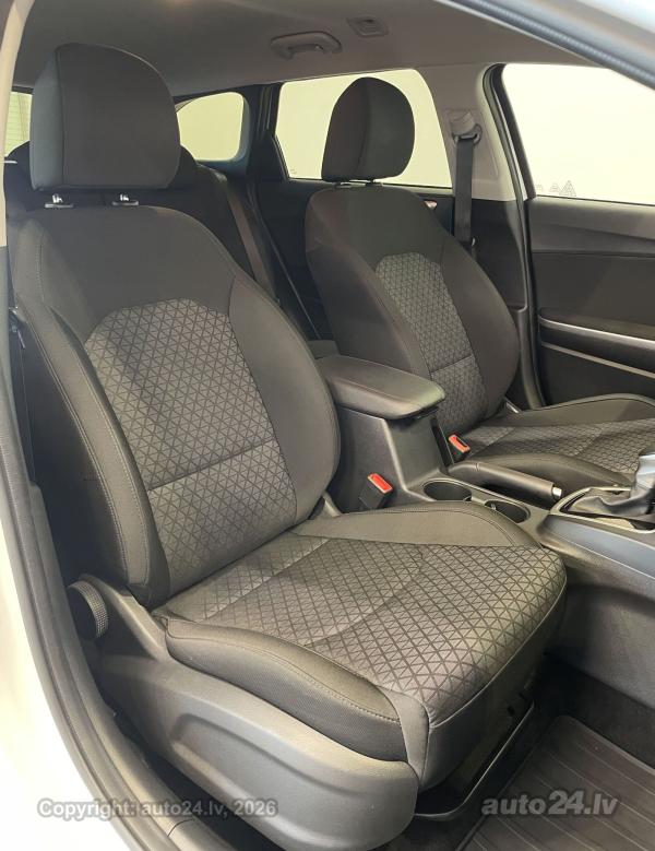Balts Kia Ceed 2025 Tallina, ar dzinēja tilpumu 1.50 L un nobraukumu 29 tūkst. km par 21990 €, foto 11 vietnē AUTOMOTO.COM.LV