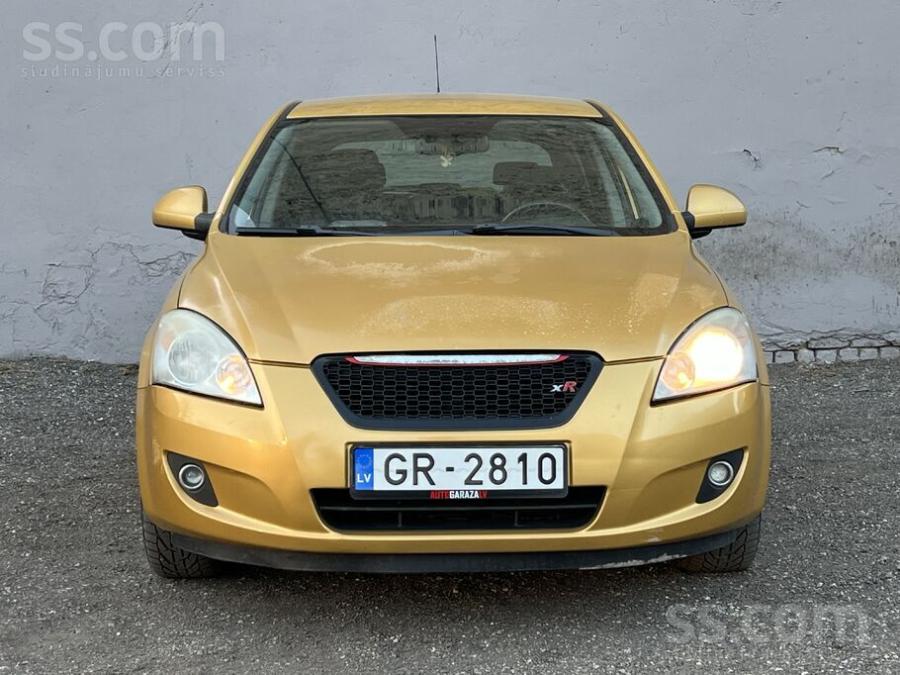 Yellow Kia Ceed 2007 in Riga, with an engine capacity of 1.60 L and mileage of 178 thousand km for 1590 €, photo 4 on AUTOMOTO.COM.LV