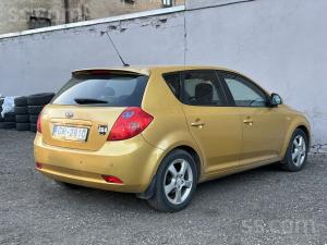 Yellow Kia Ceed 2007 in Riga, with an engine capacity of 1.60 L and mileage of 178 thousand km for 1590 €, photo 6 on AUTOMOTO.COM.LV