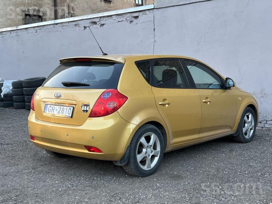 Yellow Kia Ceed 2007 in Riga, with an engine capacity of 1.60 L and mileage of 178 thousand km for 1590 €, photo 6 on AUTOMOTO.COM.LV