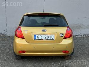 Yellow Kia Ceed 2007 in Riga, with an engine capacity of 1.60 L and mileage of 178 thousand km for 1590 €, photo 7 on AUTOMOTO.COM.LV