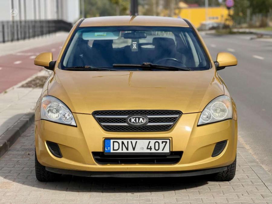 Dzeltens Kia Ceed 2008 Viļņa, ar dzinēja tilpumu 1.59 L un nobraukumu 241 tūkst. km par 1450 €, foto 3 vietnē AUTOMOTO.COM.LV