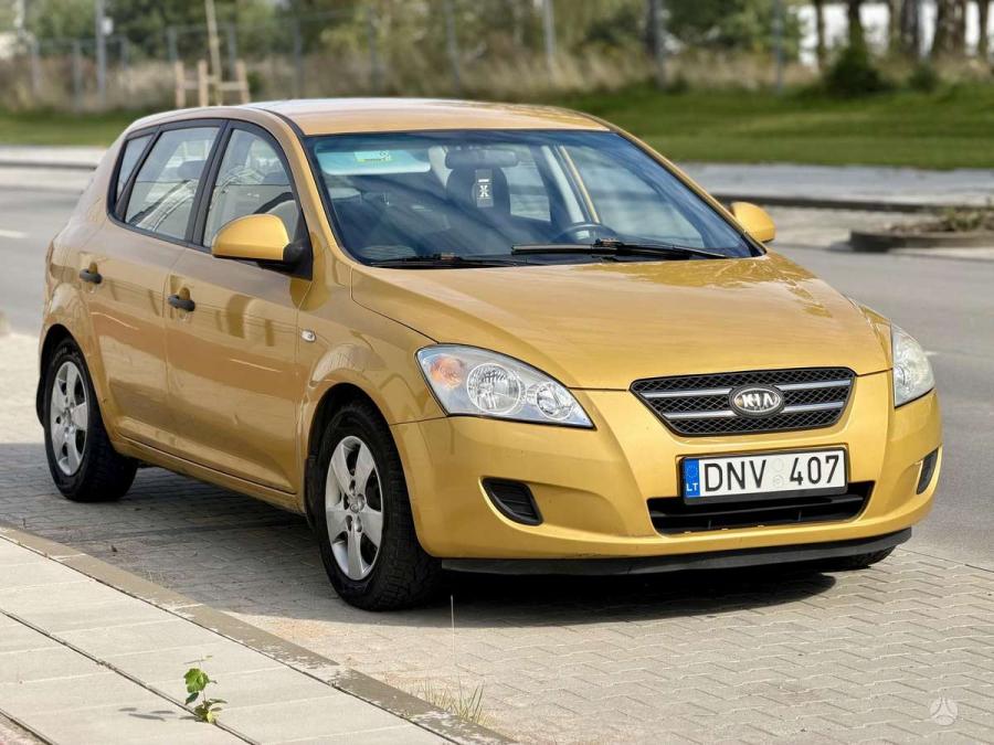 Dzeltens Kia Ceed 2008 Viļņa, ar dzinēja tilpumu 1.59 L un nobraukumu 241 tūkst. km par 1450 €, foto 4 vietnē AUTOMOTO.COM.LV