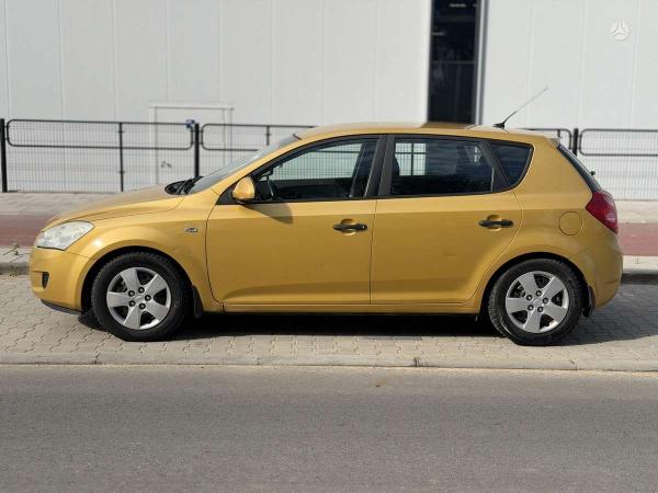 Dzeltens Kia Ceed 2008 Viļņa, ar dzinēja tilpumu 1.59 L un nobraukumu 241 tūkst. km par 1450 €, foto 5 vietnē AUTOMOTO.COM.LV
