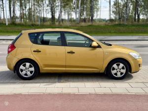 Dzeltens Kia Ceed 2008 Viļņa, ar dzinēja tilpumu 1.59 L un nobraukumu 241 tūkst. km par 1450 €, foto 6 vietnē AUTOMOTO.COM.LV