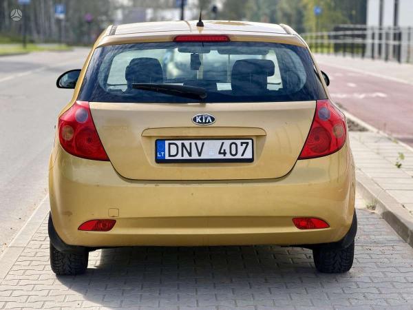 Dzeltens Kia Ceed 2008 Viļņa, ar dzinēja tilpumu 1.59 L un nobraukumu 241 tūkst. km par 1450 €, foto 8 vietnē AUTOMOTO.COM.LV