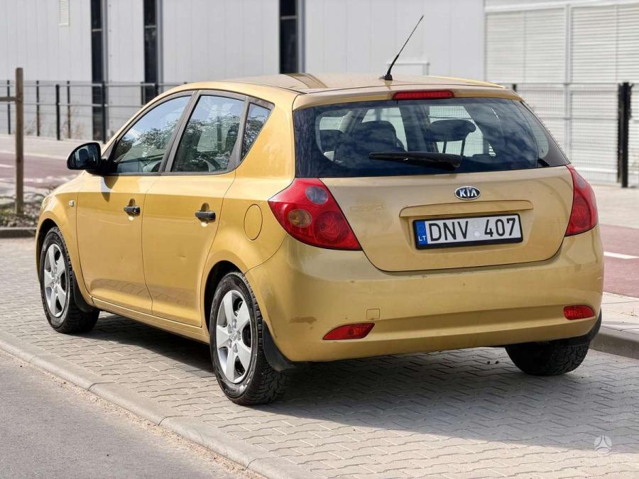 Dzeltens Kia Ceed 2008 Viļņa, ar dzinēja tilpumu 1.59 L un nobraukumu 241 tūkst. km par 1450 €, foto 9 vietnē AUTOMOTO.COM.LV
