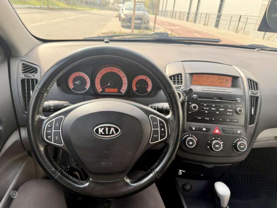 Dzeltens Kia Ceed 2008 Viļņa, ar dzinēja tilpumu 1.59 L un nobraukumu 241 tūkst. km par 1450 €, foto 20 vietnē AUTOMOTO.COM.LV