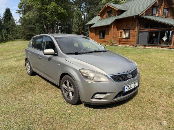 Dzeltens Kia Ceed 2012 Utena, ar dzinēja tilpumu 1.58 L un nobraukumu 307 tūkst. km par 1500 €, foto 4 vietnē AUTOMOTO.COM.LV