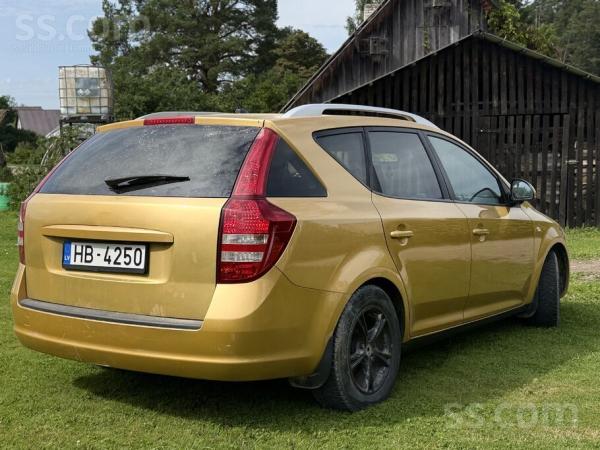 Dzeltens Kia Ceed 2008 Cēsis, ar dzinēja tilpumu 1.60 L un nobraukumu 334 tūkst. km par 990 €, foto 3 vietnē AUTOMOTO.COM.LV