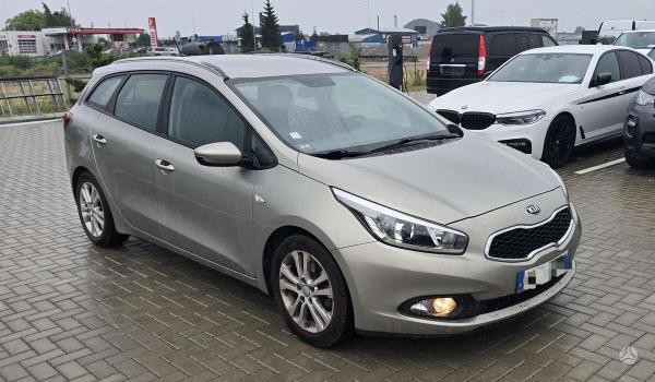 Dzeltens Kia Ceed 2012 Tauragė, ar dzinēja tilpumu 1.58 L un nobraukumu 230 tūkst. km par 2950 €, foto 3 vietnē AUTOMOTO.COM.LV