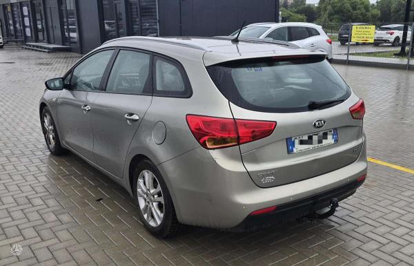 Dzeltens Kia Ceed 2012 Tauragė, ar dzinēja tilpumu 1.58 L un nobraukumu 230 tūkst. km par 2950 €, foto 6 vietnē AUTOMOTO.COM.LV