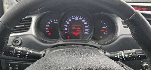 Dzeltens Kia Ceed 2012 Tauragė, ar dzinēja tilpumu 1.58 L un nobraukumu 230 tūkst. km par 2950 €, foto 9 vietnē AUTOMOTO.COM.LV