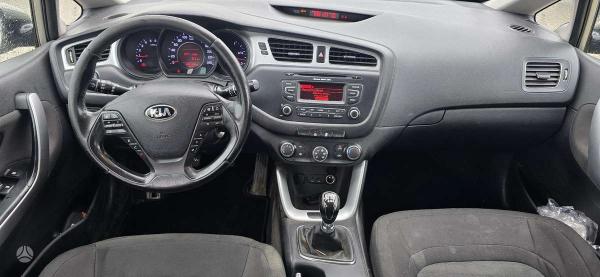 Dzeltens Kia Ceed 2012 Tauragė, ar dzinēja tilpumu 1.58 L un nobraukumu 230 tūkst. km par 2950 €, foto 10 vietnē AUTOMOTO.COM.LV