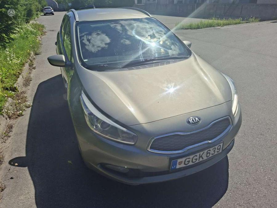 Dzeltens Kia Ceed 2013 Panevēža, ar dzinēja tilpumu 1.40 L un nobraukumu 423 tūkst. km par 3200 €, foto 5 vietnē AUTOMOTO.COM.LV