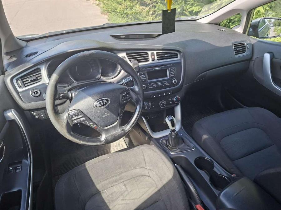 Dzeltens Kia Ceed 2013 Panevēža, ar dzinēja tilpumu 1.40 L un nobraukumu 423 tūkst. km par 3200 €, foto 6 vietnē AUTOMOTO.COM.LV