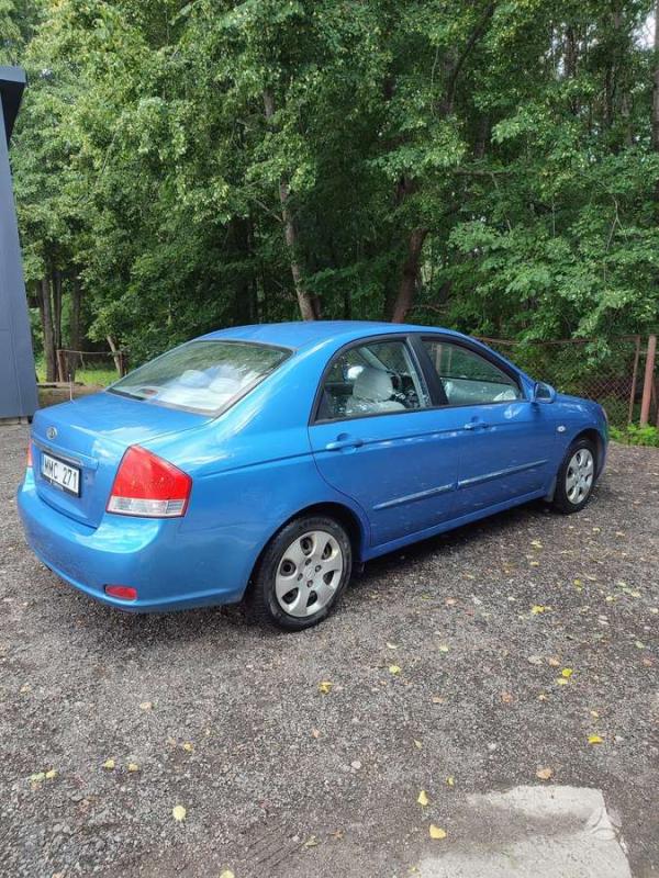 Zils Kia Cerato 2008 Viļņa, ar dzinēja tilpumu 1.59 L un nobraukumu 200 tūkst. km par 1450 €, foto 5 vietnē AUTOMOTO.COM.LV