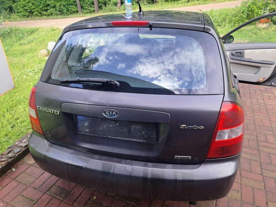 Zaļš Kia Cerato 2005 Kauņa, ar dzinēja tilpumu 1.49 L un nobraukumu 205 tūkst. km par 900 €, foto 3 vietnē AUTOMOTO.COM.LV