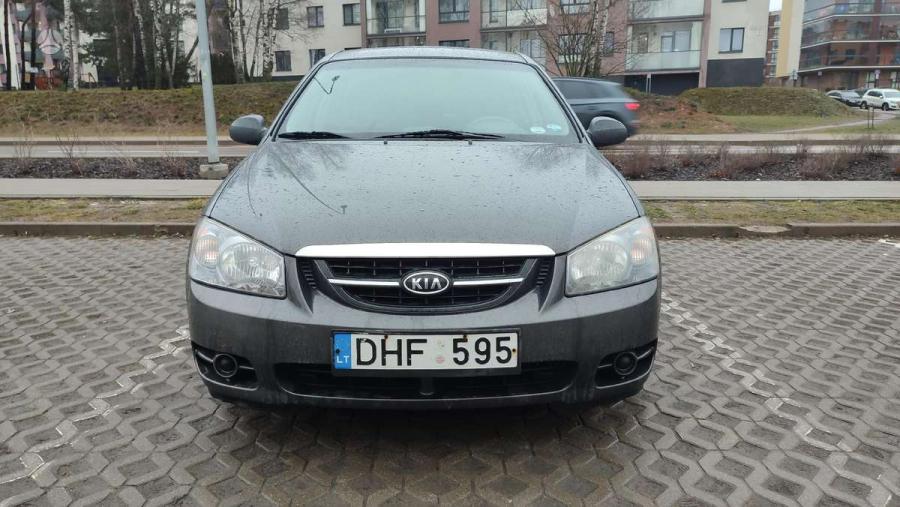 Pelēks Kia Cerato 2006 Viļņa, ar dzinēja tilpumu 1.60 L un nobraukumu 101 tūkst. km par 1250 €, foto 5 vietnē AUTOMOTO.COM.LV
