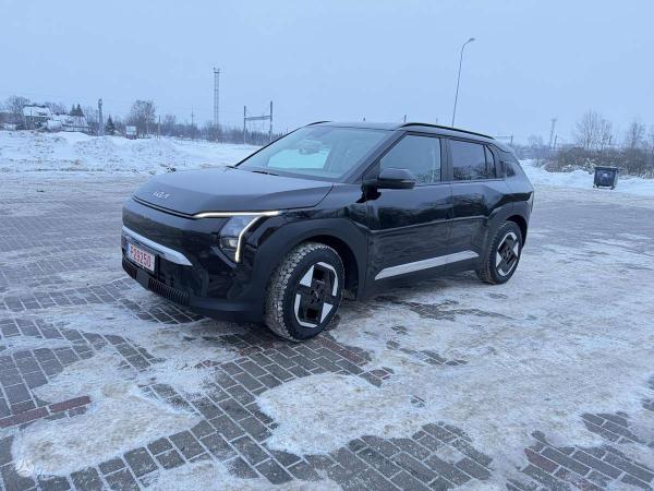 Black Kia EV3 2025 in Plunge, with an engine capacity of 0.00 L and mileage of 17 thousand km for 32400 €, photo 2 on AUTOMOTO.COM.LV