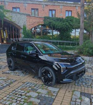 Black Kia EV3 2025 in Klaipeda, with an engine capacity of 0.00 L and mileage of 11 thousand km for 37000 €, photo  on AUTOMOTO.COM.LV