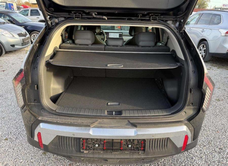 Black Kia EV3 2025 in Jonava, with an engine capacity of 0.00 L and mileage of 6 thousand km for 29950 €, photo 6 on AUTOMOTO.COM.LV