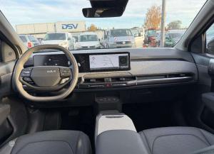 Black Kia EV3 2025 in Jonava, with an engine capacity of 0.00 L and mileage of 6 thousand km for 29950 €, photo 8 on AUTOMOTO.COM.LV