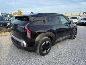 Black Kia EV3 2025 in Jonava, with an engine capacity of 0.00 L and mileage of 6 thousand km for 29950 €, photo 17 on AUTOMOTO.COM.LV