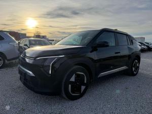 Black Kia EV3 2025 in Jonava, with an engine capacity of 0.00 L and mileage of 7 thousand km for 29650 €, photo  on AUTOMOTO.COM.LV