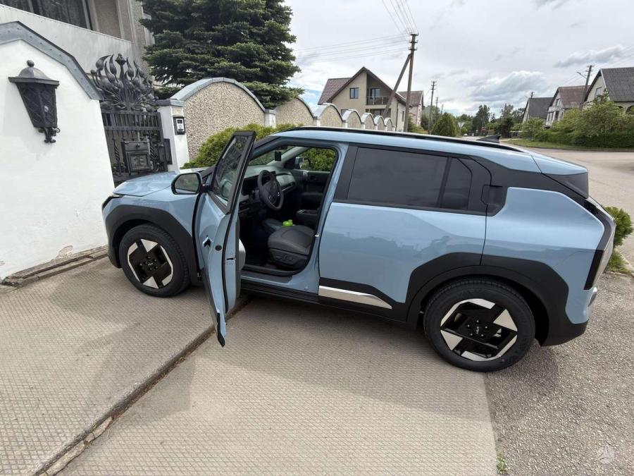 Blue Kia EV3 2026 in Vilnius, with an engine capacity of 0.00 L and mileage of 7 thousand km for 37000 €, photo 1 on AUTOMOTO.COM.LV