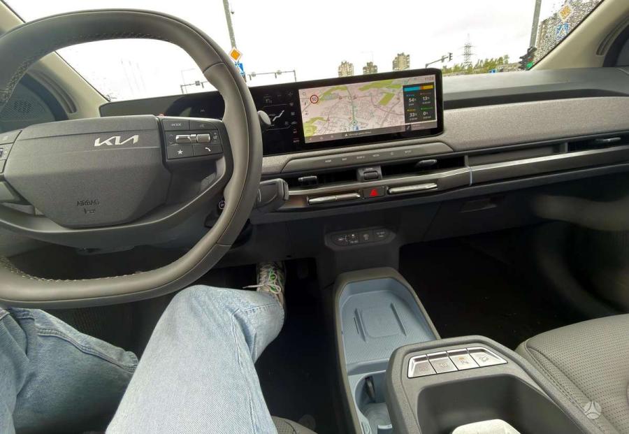 Blue Kia EV3 2026 in Vilnius, with an engine capacity of 0.00 L and mileage of 7 thousand km for 37000 €, photo 3 on AUTOMOTO.COM.LV