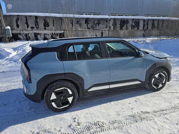 Zils Kia EV3 2025 Panevēža, ar dzinēja tilpumu 0.00 L un nobraukumu 14 tūkst. km par 16850 €, foto 1 vietnē AUTOMOTO.COM.LV