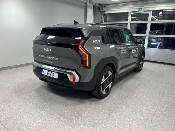 Pelēks Kia EV3 2025 Viļņa, ar dzinēja tilpumu 0.00 L un nobraukumu 500 tūkst. km par 36990 €, foto 2 vietnē AUTOMOTO.COM.LV