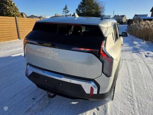 Pelēks Kia EV3 2025 Šauļi, ar dzinēja tilpumu 0.00 L un nobraukumu 7 tūkst. km par 24750 €, foto 6 vietnē AUTOMOTO.COM.LV