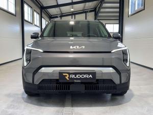 Pelēks Kia EV3 2025 Šauļi, ar dzinēja tilpumu 0.00 L un nobraukumu 11 tūkst. km par 32800 €, foto 3 vietnē AUTOMOTO.COM.LV