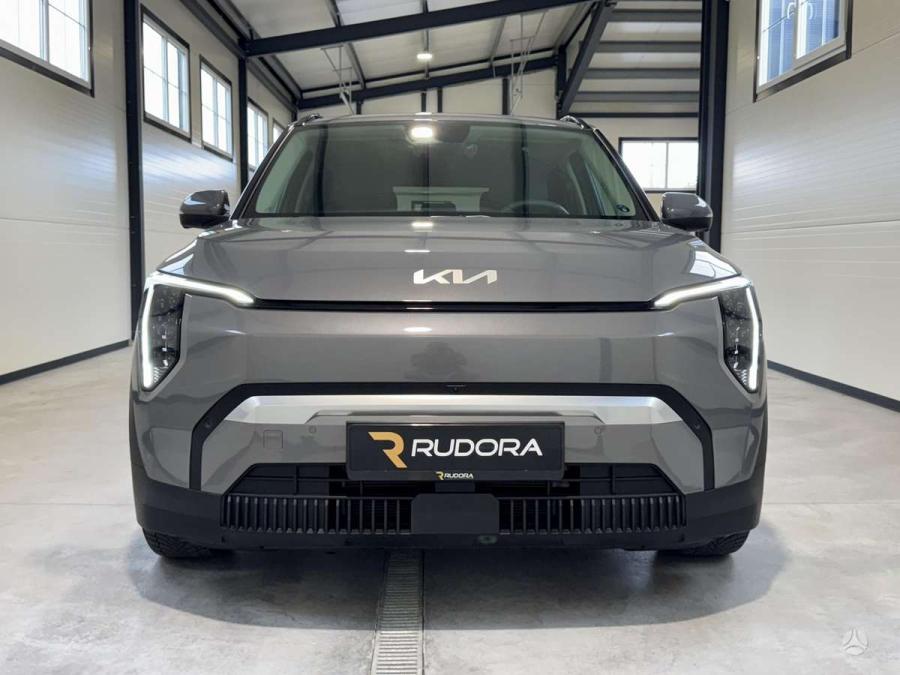 Pelēks Kia EV3 2025 Šauļi, ar dzinēja tilpumu 0.00 L un nobraukumu 11 tūkst. km par 32800 €, foto 3 vietnē AUTOMOTO.COM.LV