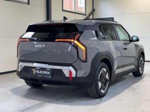 Pelēks Kia EV3 2025 Šauļi, ar dzinēja tilpumu 0.00 L un nobraukumu 11 tūkst. km par 32800 €, foto 5 vietnē AUTOMOTO.COM.LV